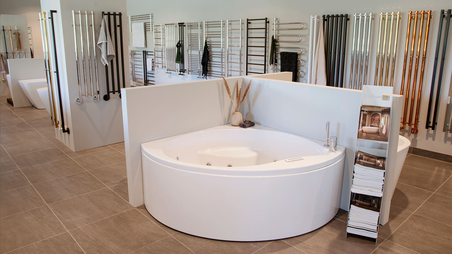 Showroom_badkar2_1920x1080